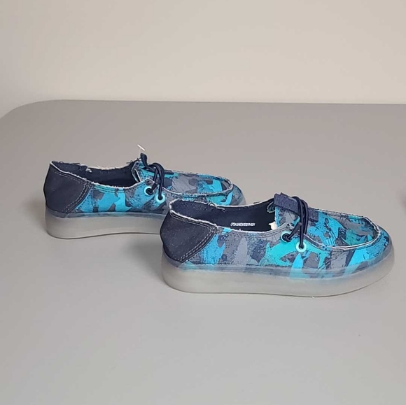 Member's Mark | Shoes | Boys Members Mark Light Up Shoes Looks Like Hey ...